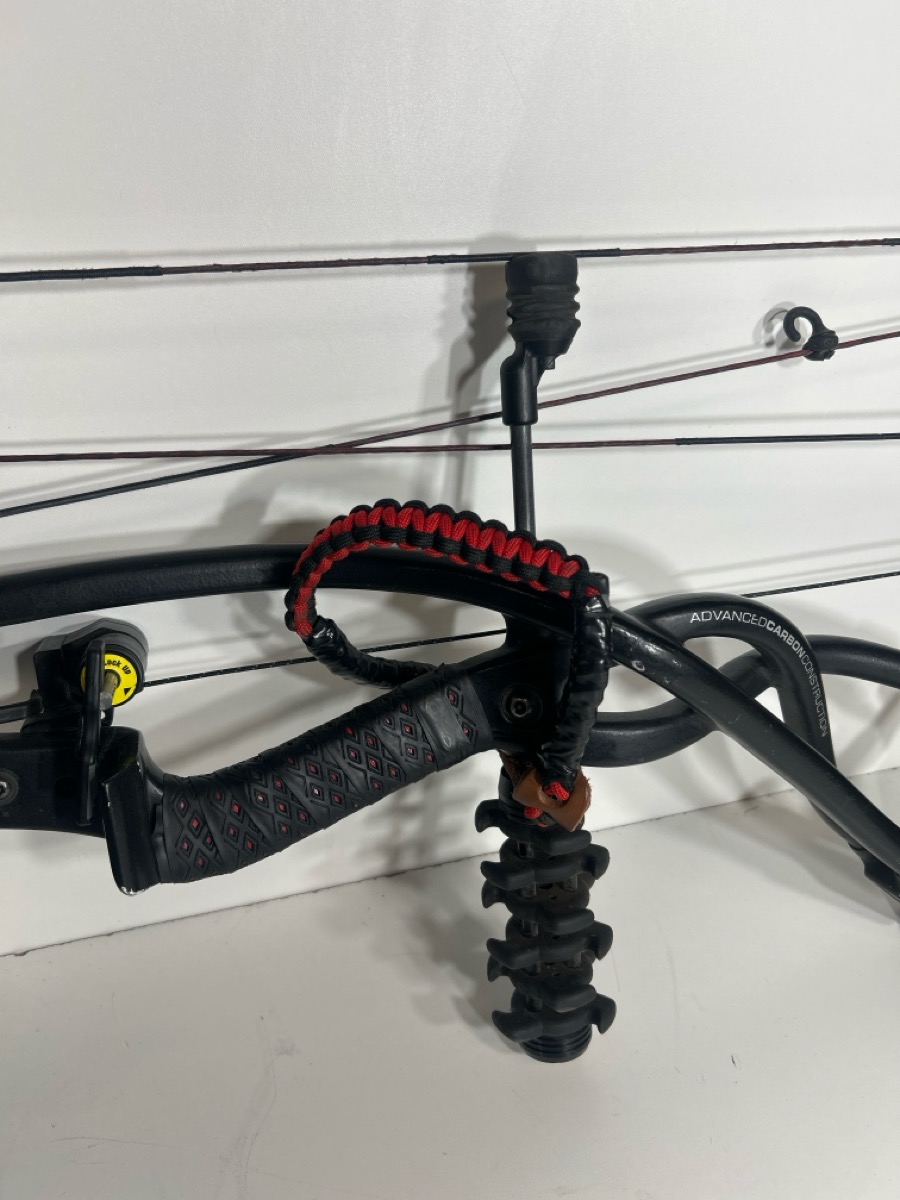 HOYT ARCHERY Carbon Matrix **READ DESCRIPTION** Good | Pawn 1 | Spokane ...