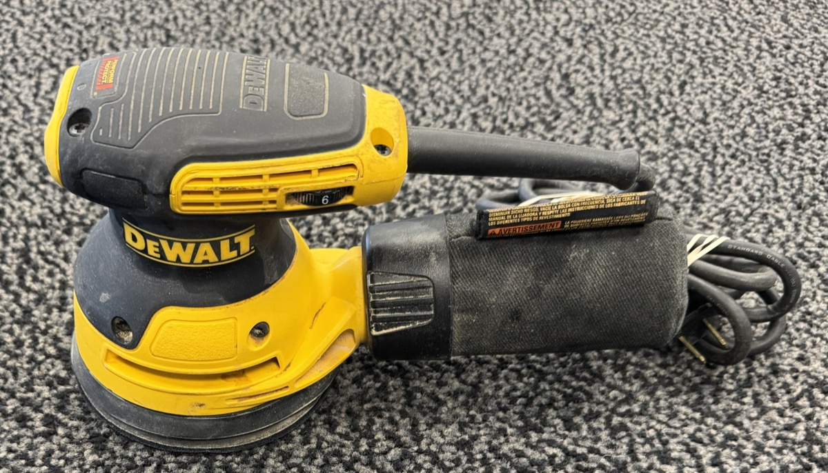 DEWALT DWE6423 - VIBRATION SANDER Very Good | Pawn 1 | Spokane | WA
