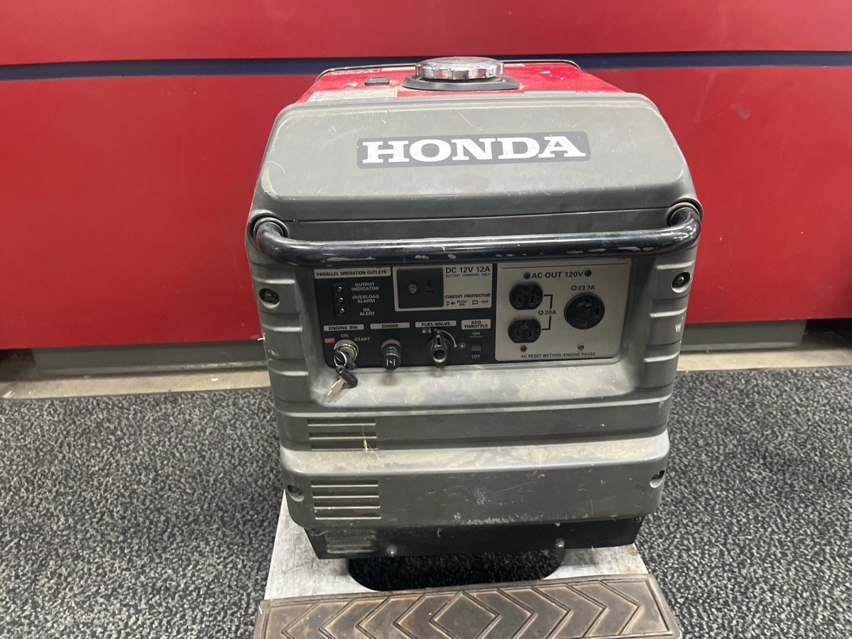 HONDA EU3000IS - INVERTER GENERATOR Good | Pawn 1 | Spokane | WA