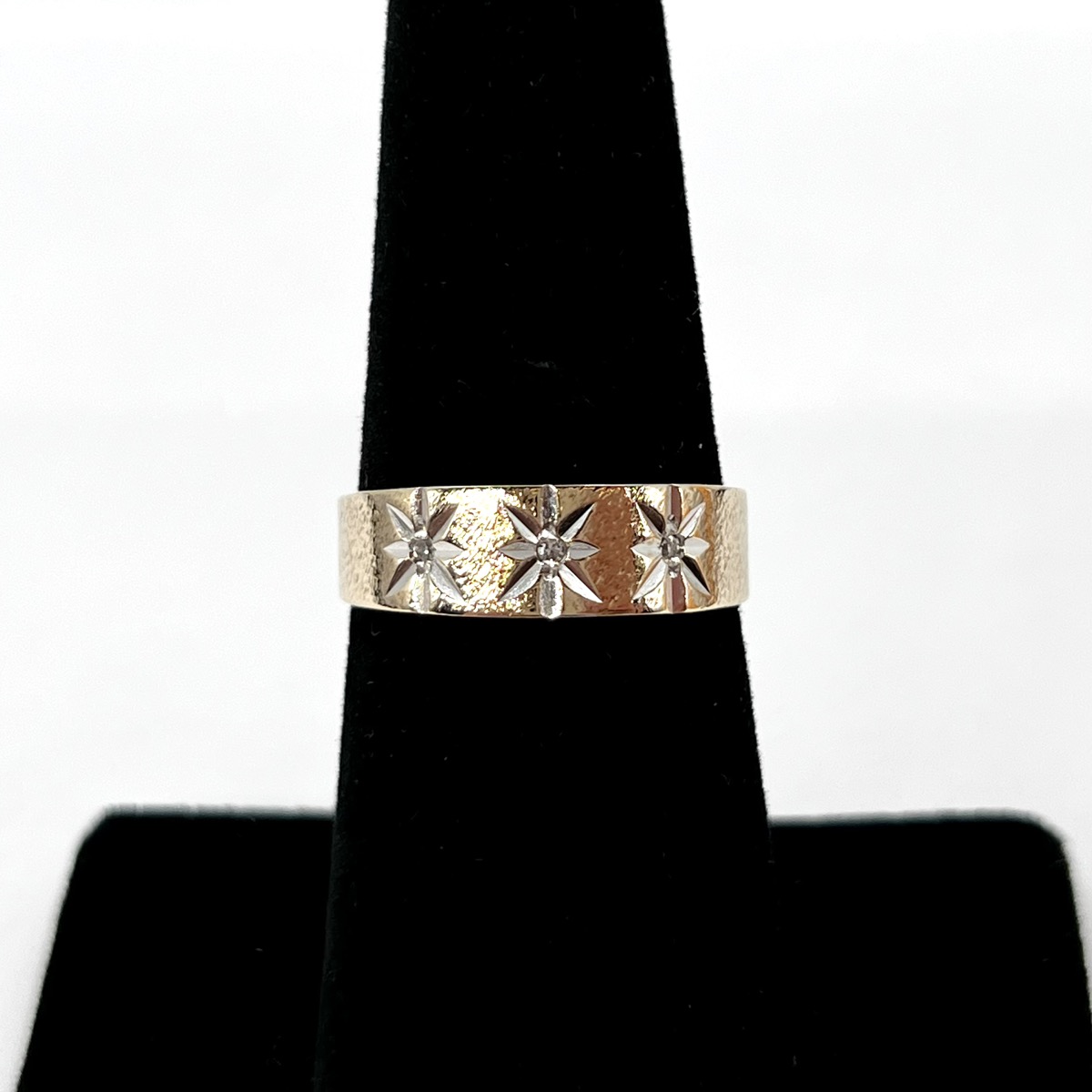 14k Gold Vtg Textured 3-Diamond Star Cut Graduated Band Size 6.25 Pre ...