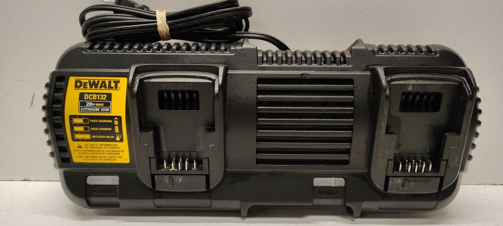 DEWALT DCB132 DUAL MOUNT 20V MAX LI-ION BATTERY CHARGER *LIKE NEW* Good ...