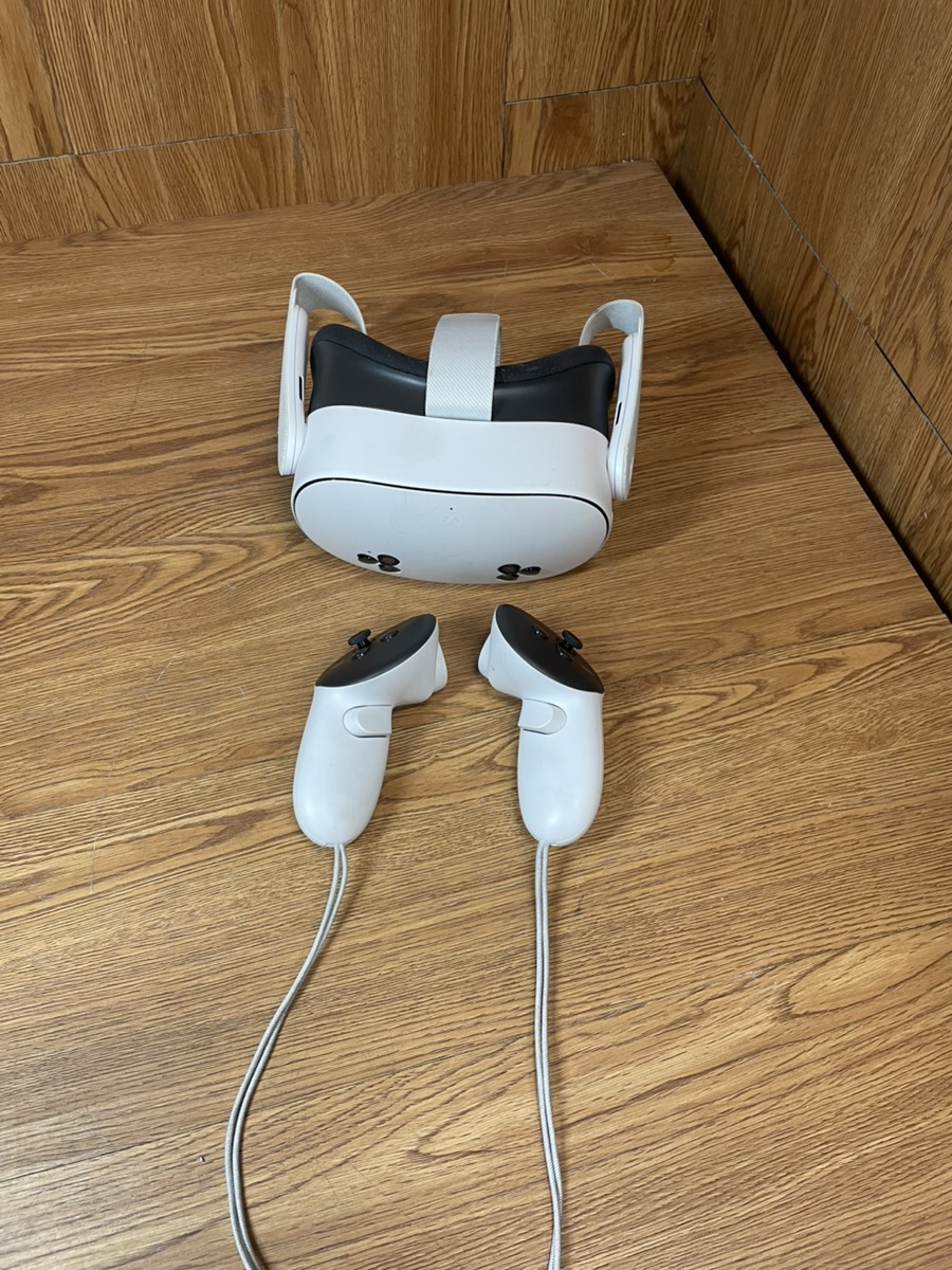 META (FACEBOOK) OCCULUS P97 Acceptable | Loan Star Pawn LLC