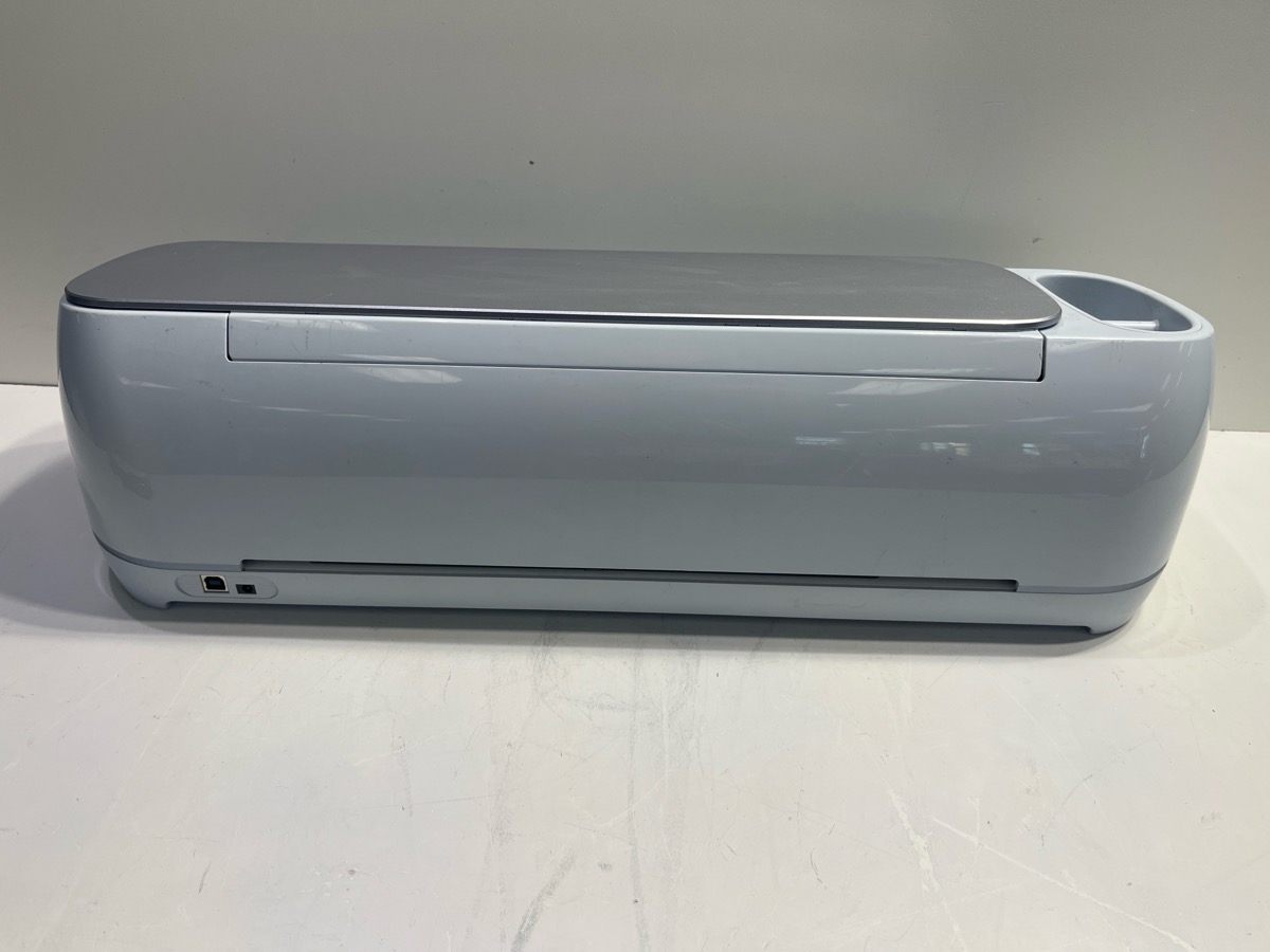CRICUT MAKER 3 Good | Pawn 1 | Spokane | WA