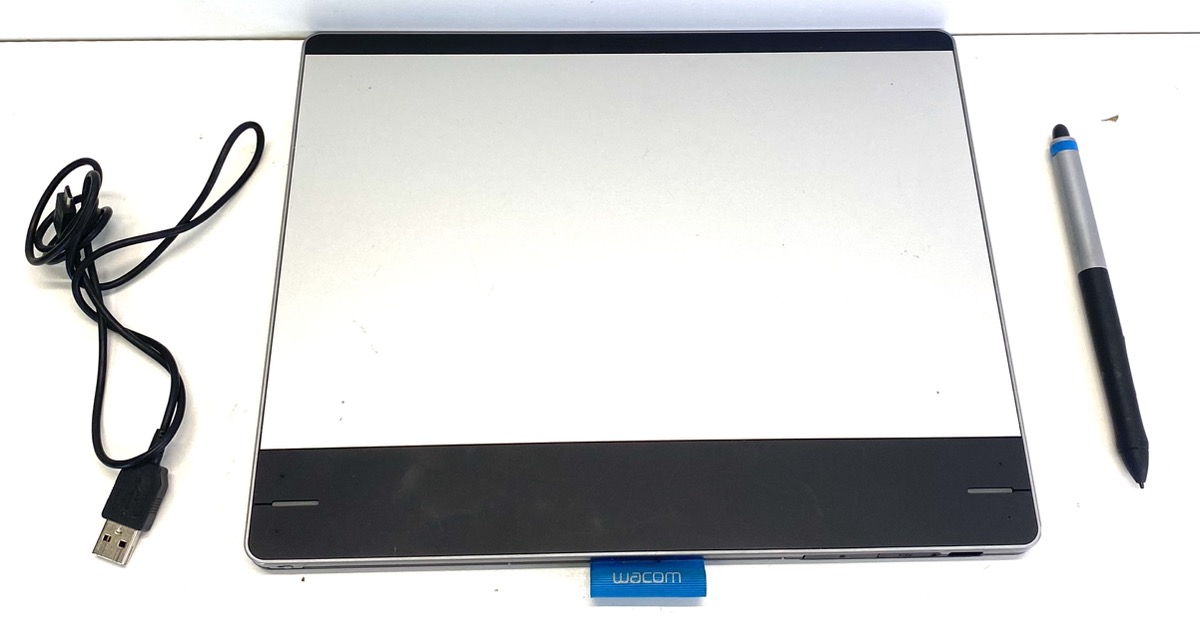 WACOM: (MODEL INTUOS), [SERIAL NUMBER 5DAH004858], {MOUSE PAD}, *BLACK ...