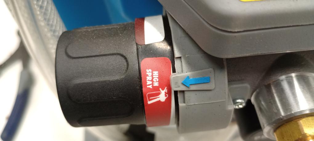 AVANTI MODEL #57042 AIRLESS SPRAYER WITH SPRAY GUN. NEW UNUSED SUPER ...