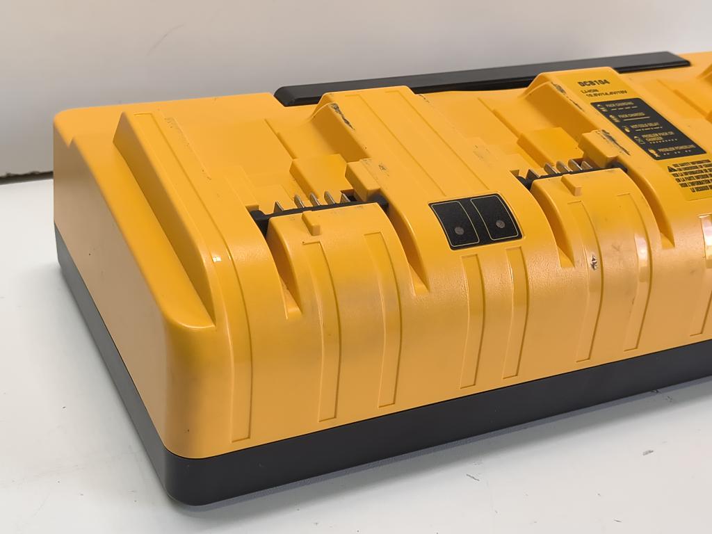 DEWALT DCB104-4 PORT 20V MAX CHARGER Very Good | Pawn 1 | Spokane | WA