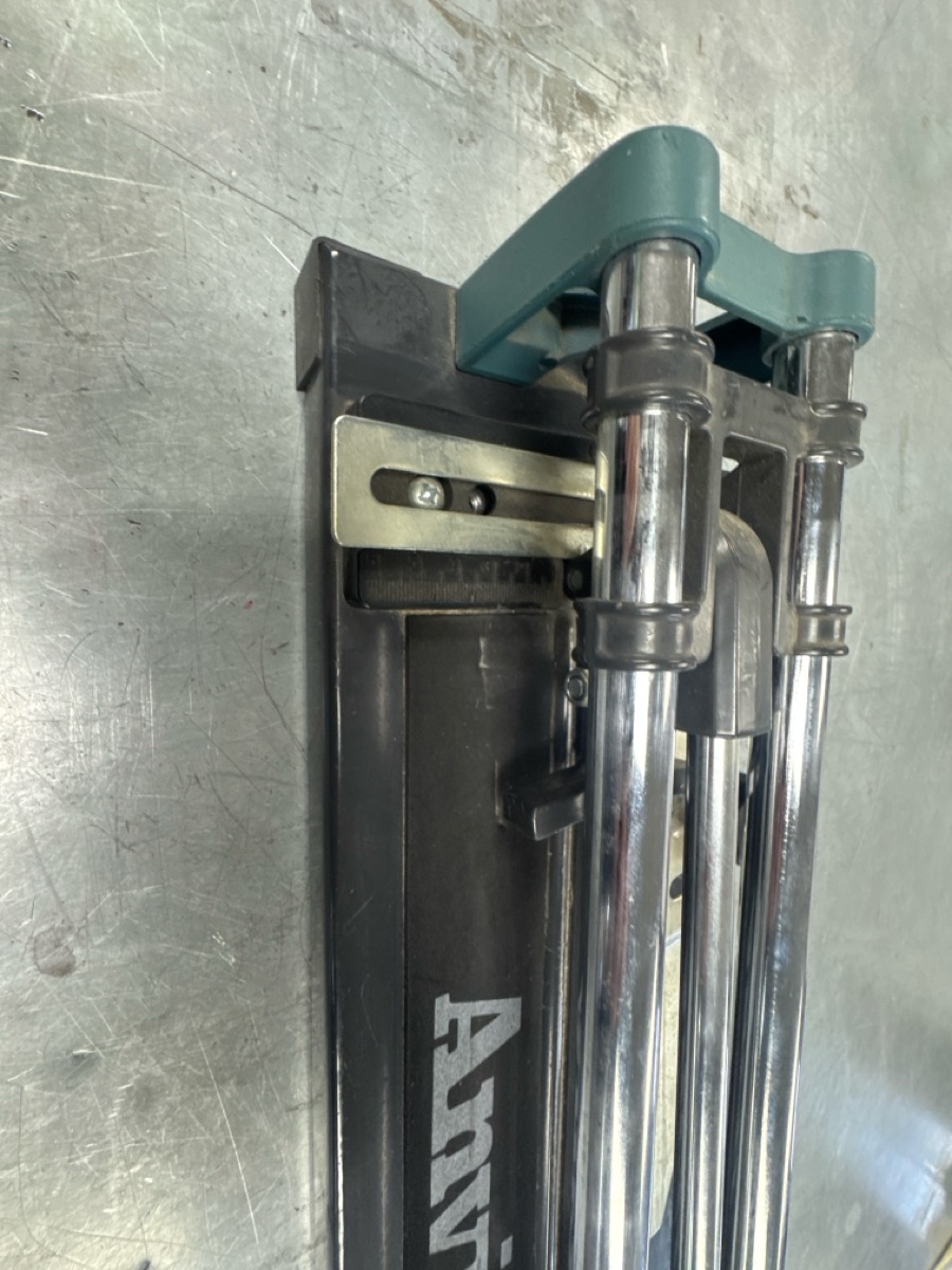 ANVIL TILE CUTTER Good | Pawn 1 | Spokane | WA
