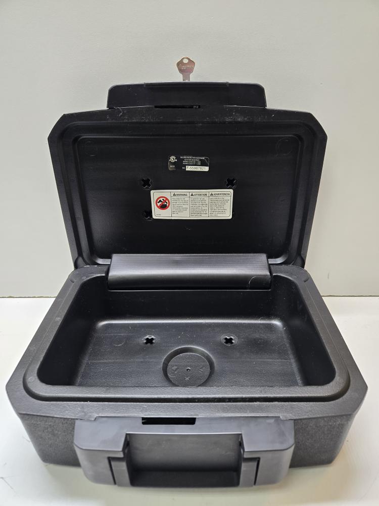 SENTRY SAFE SENTRYSAFE 1100 FIREPROOF BOX WITH KEY LOCK Very Good ...